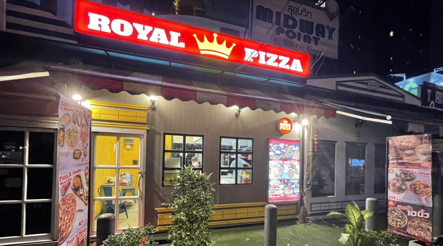 Royal Pizza Delivery To Asoke | Freshly Baked Pizza Delivered To Your ...